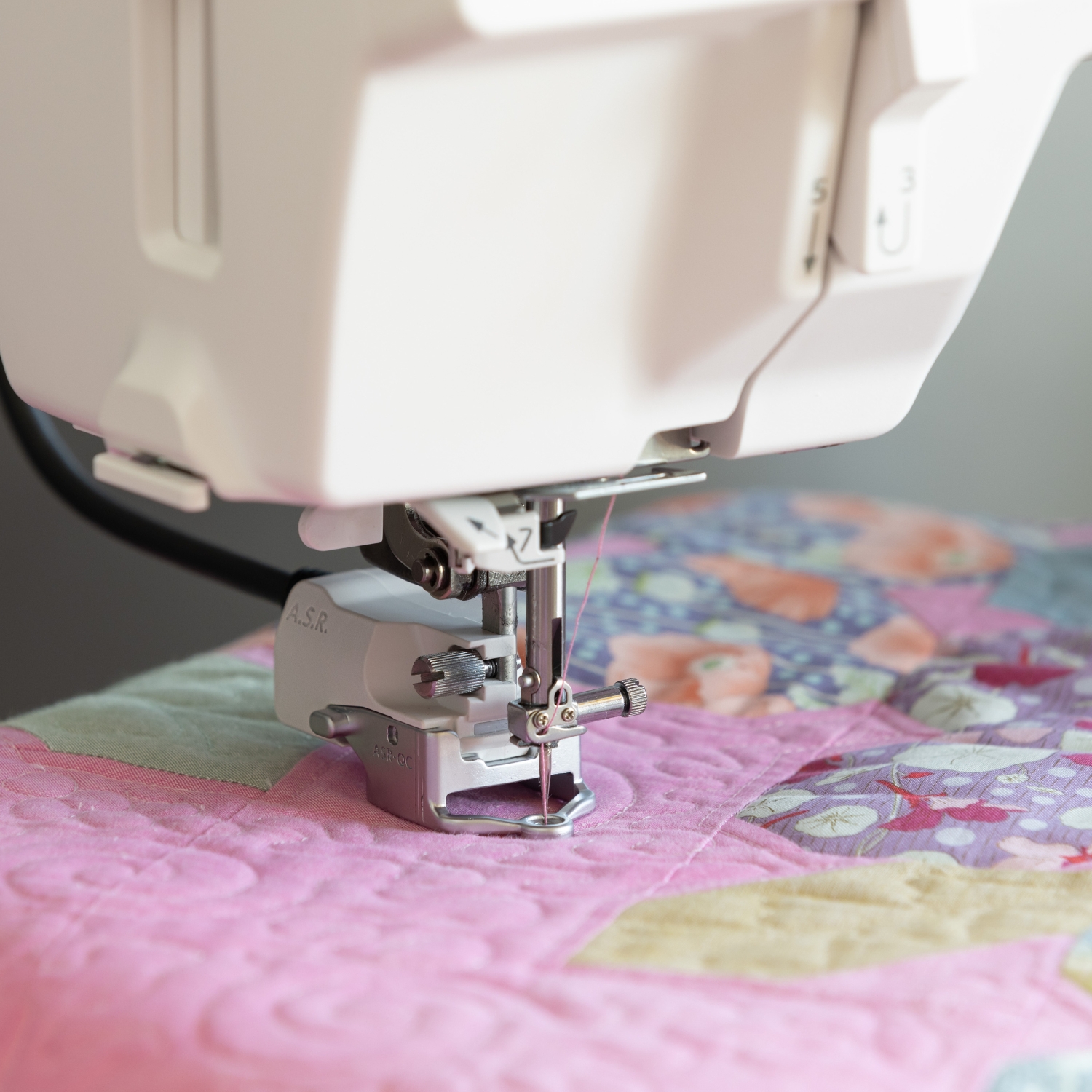 eXcellence 782 - Professional Sewing, Quilting with Accurate Stitch ...